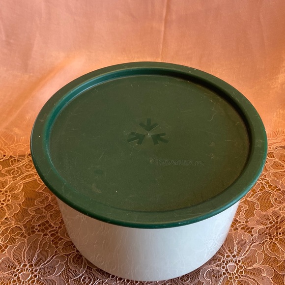 Tupperware | Kitchen | 9s Tupperware Usa White Base Hunter Green Lid Stackable Storage Canister ...